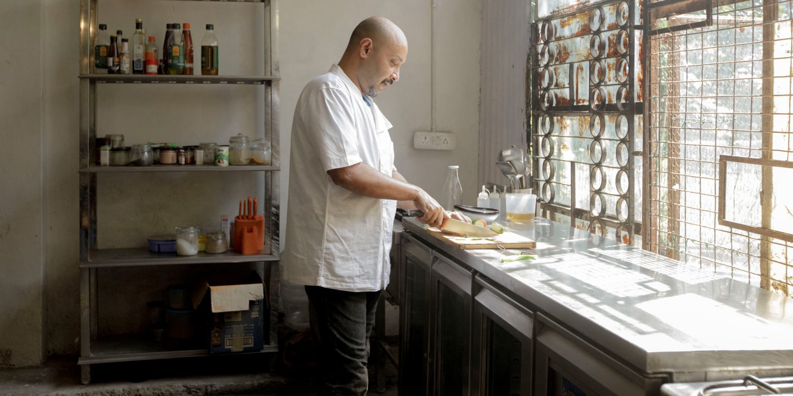 Farmer's Wheelbarrow ; alfresco restaurant in Delhi